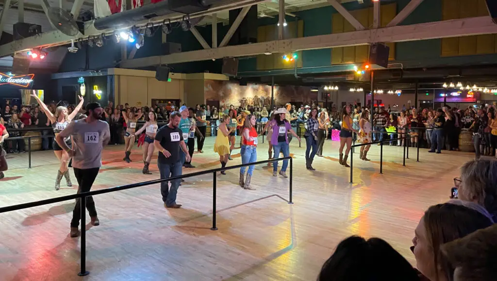7 Best Country Bars for Line Dancing in Riverside County